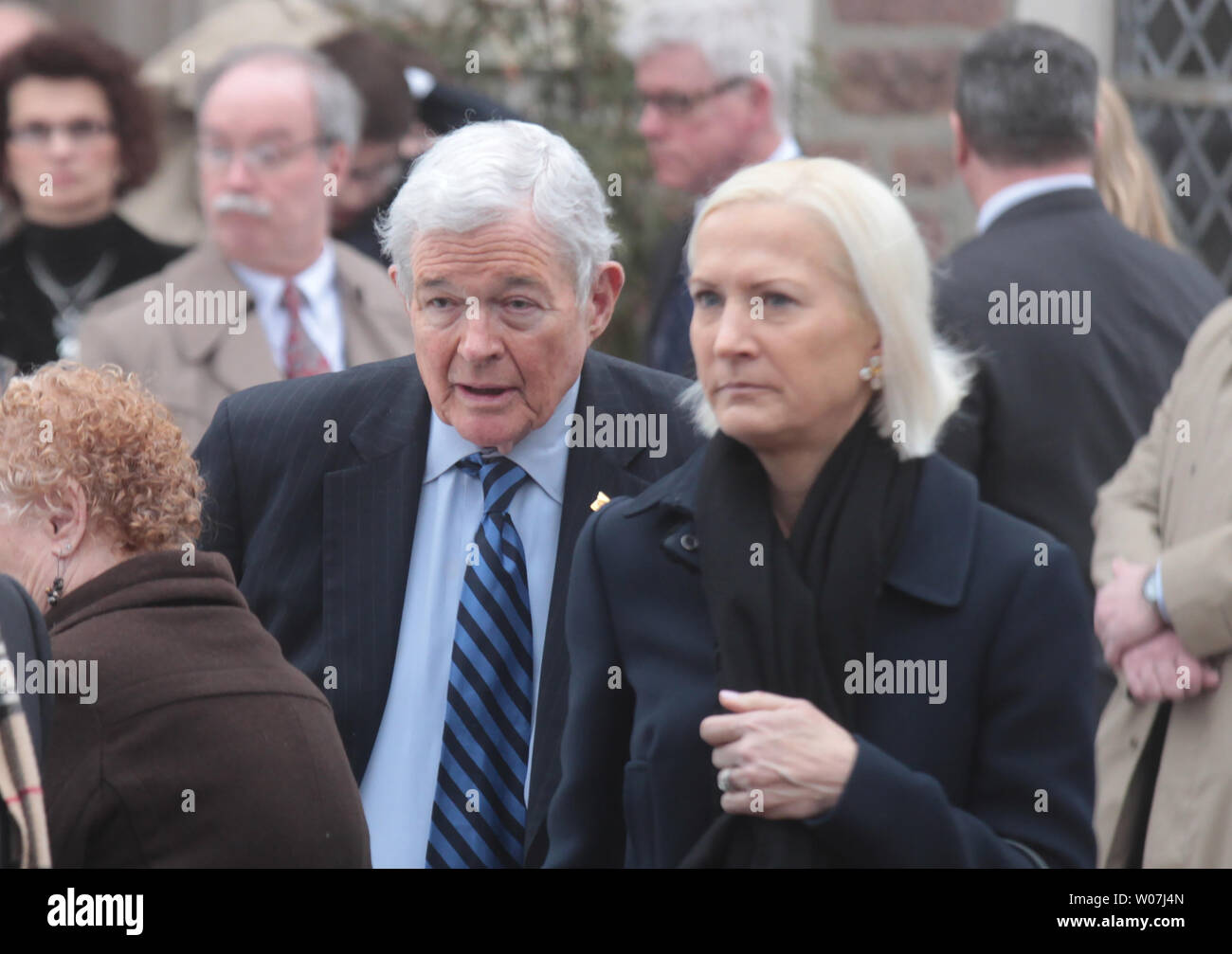 Former U.S. Senator Christopher "Kit" Bond (R-Mo) and his wife Linda ...