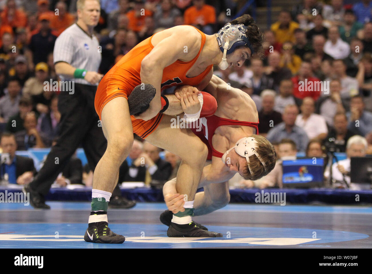 Leg wrestling hi-res stock photography and images - Alamy