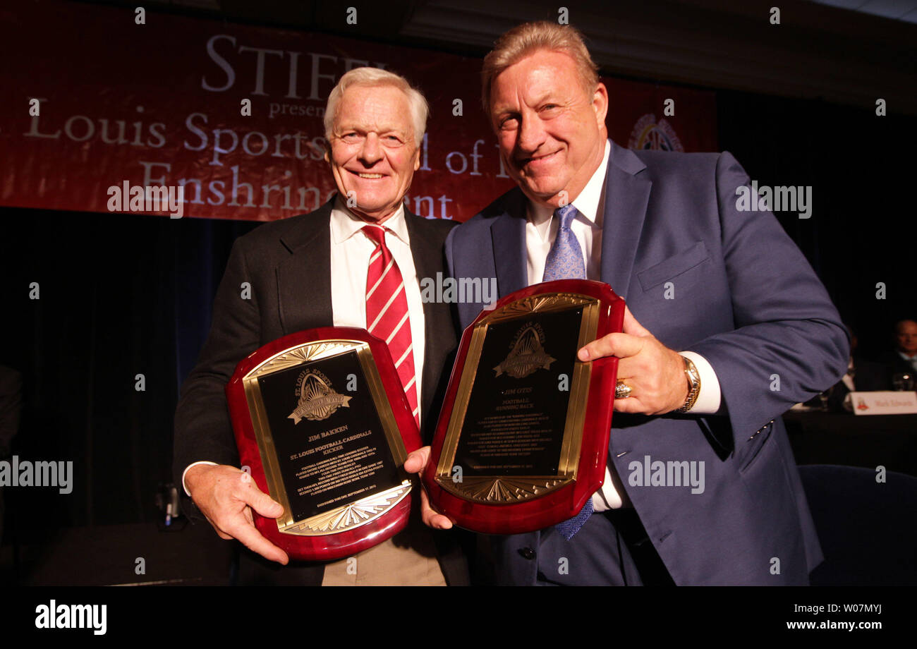 Former St. Louis Football Cardinal players kicker Jim Bakken (L) and ...