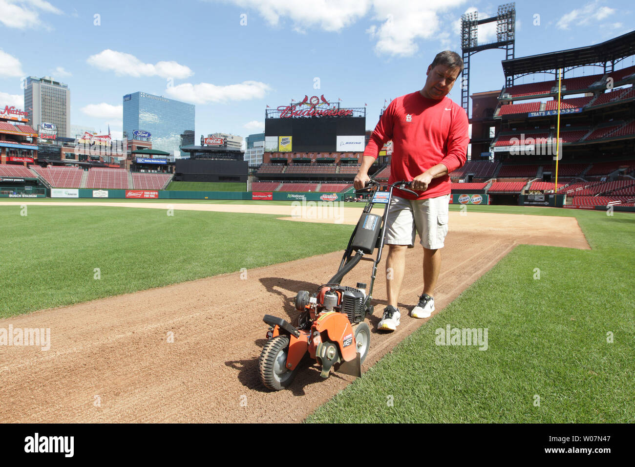 Busch stadium grounds crew member hi-res stock photography and images ...