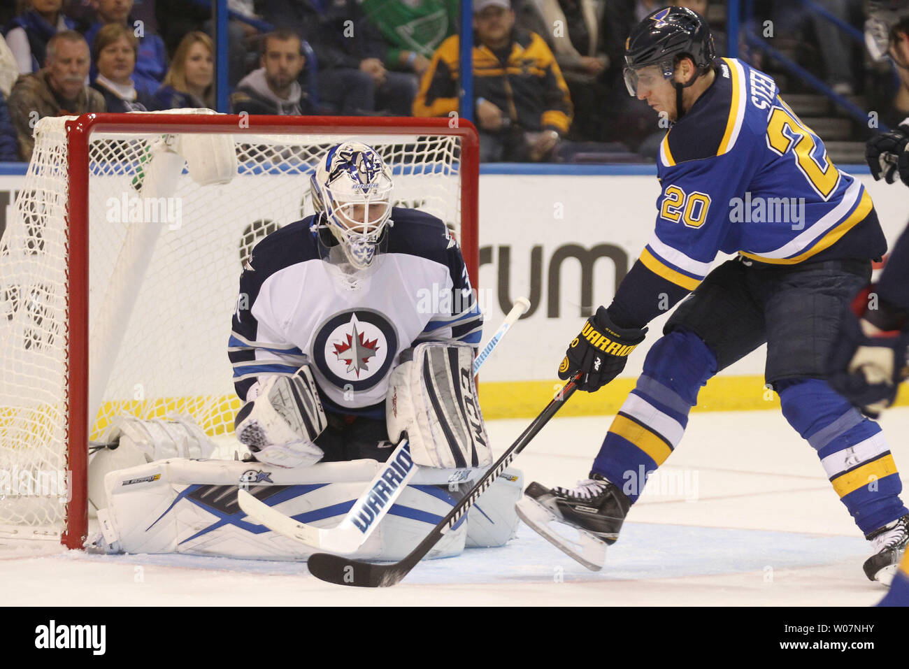St. Louis Blues Alexander Steen tries to get his stick down on the puck ...