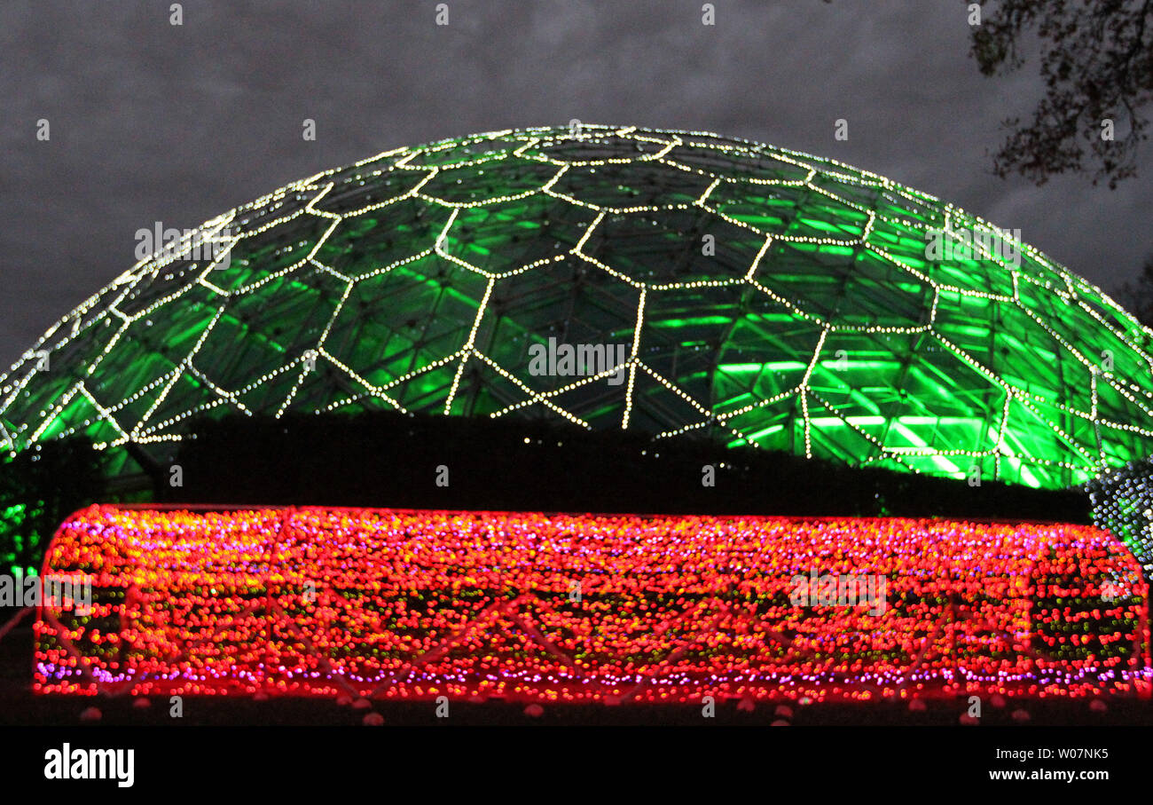 Climatron geodesic dome st louis hi-res stock photography and images ...