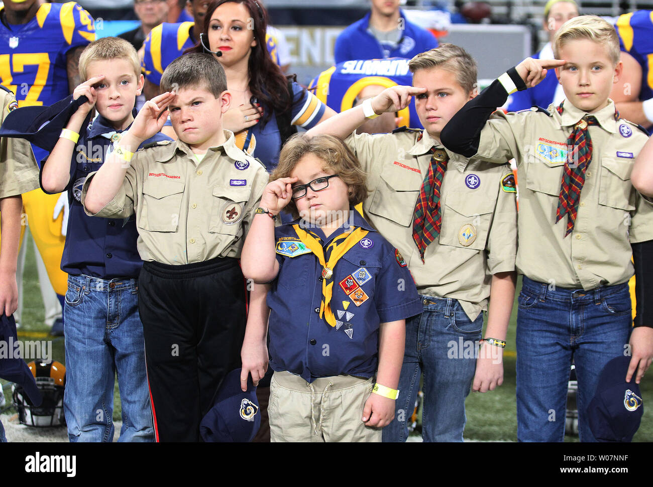 Scouts salute hi-res stock photography and images - Alamy