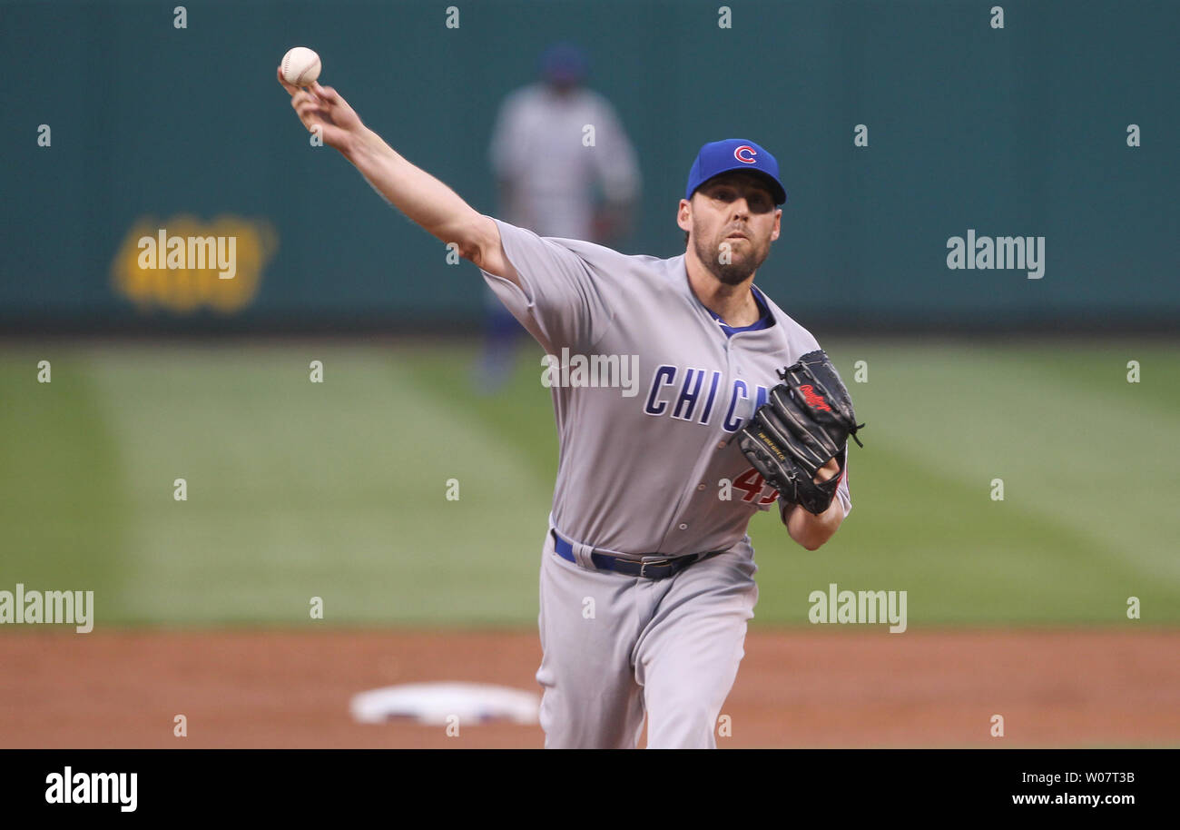 Chicago Cubs starting pitcher John Lackey delivers a pitch to the St ...