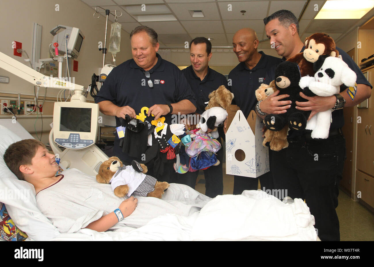 Major League umpires (L to R) Fieldin Culbreth, Jim Reynolds, CB ...