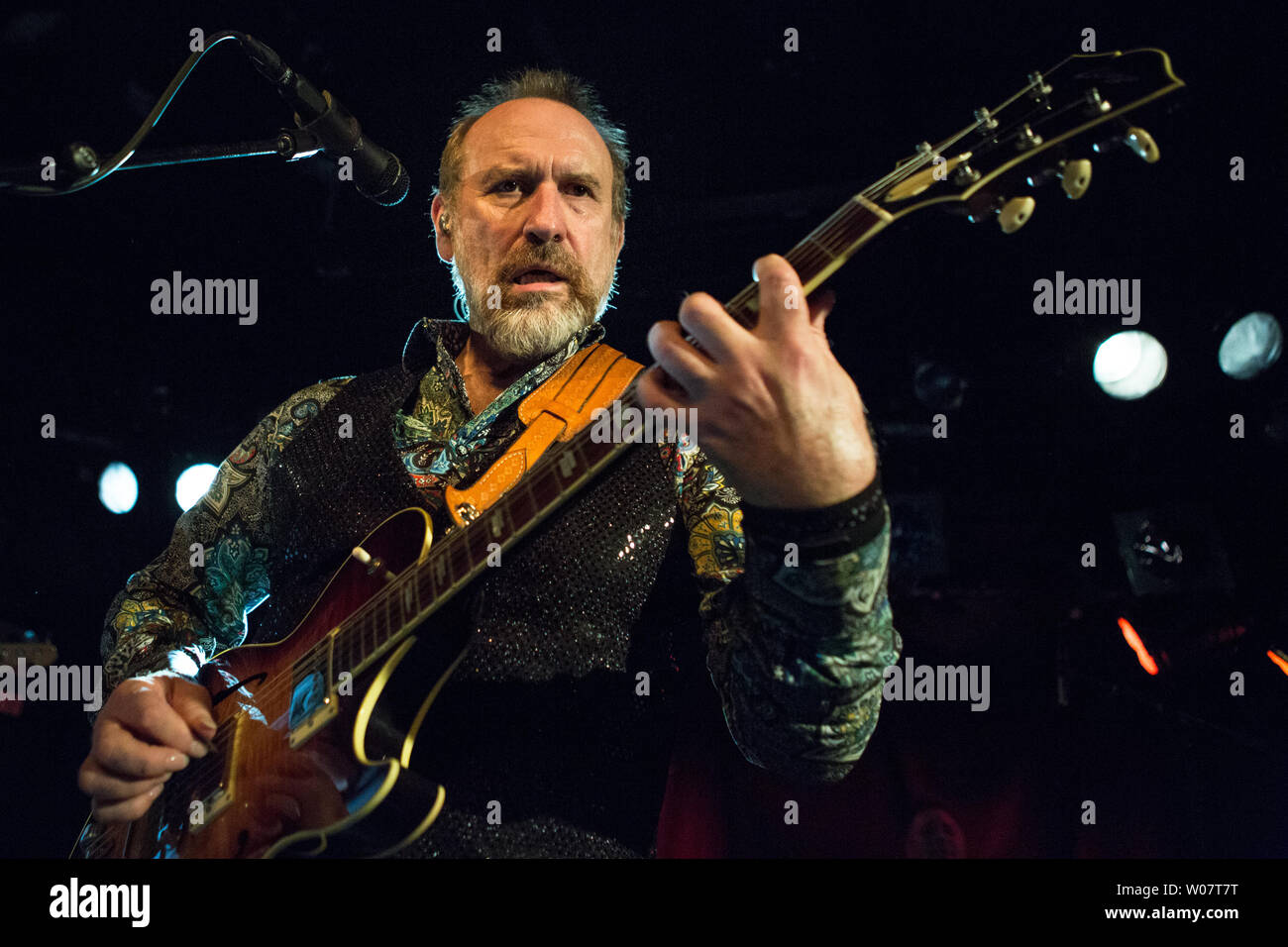 Australian rock band men work hi-res stock photography and images - Alamy
