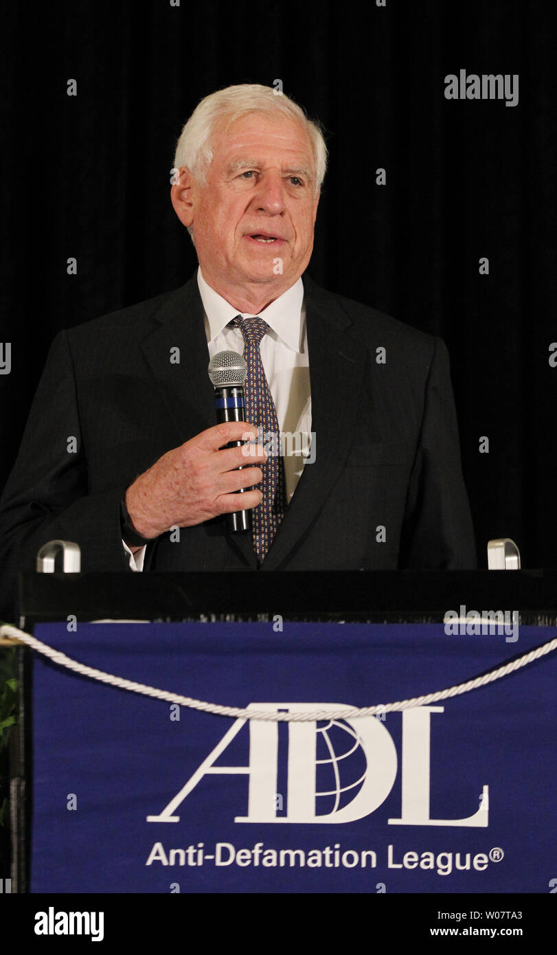 Former U.S. Senator John Danforth makes his remarks after accepting the ...
