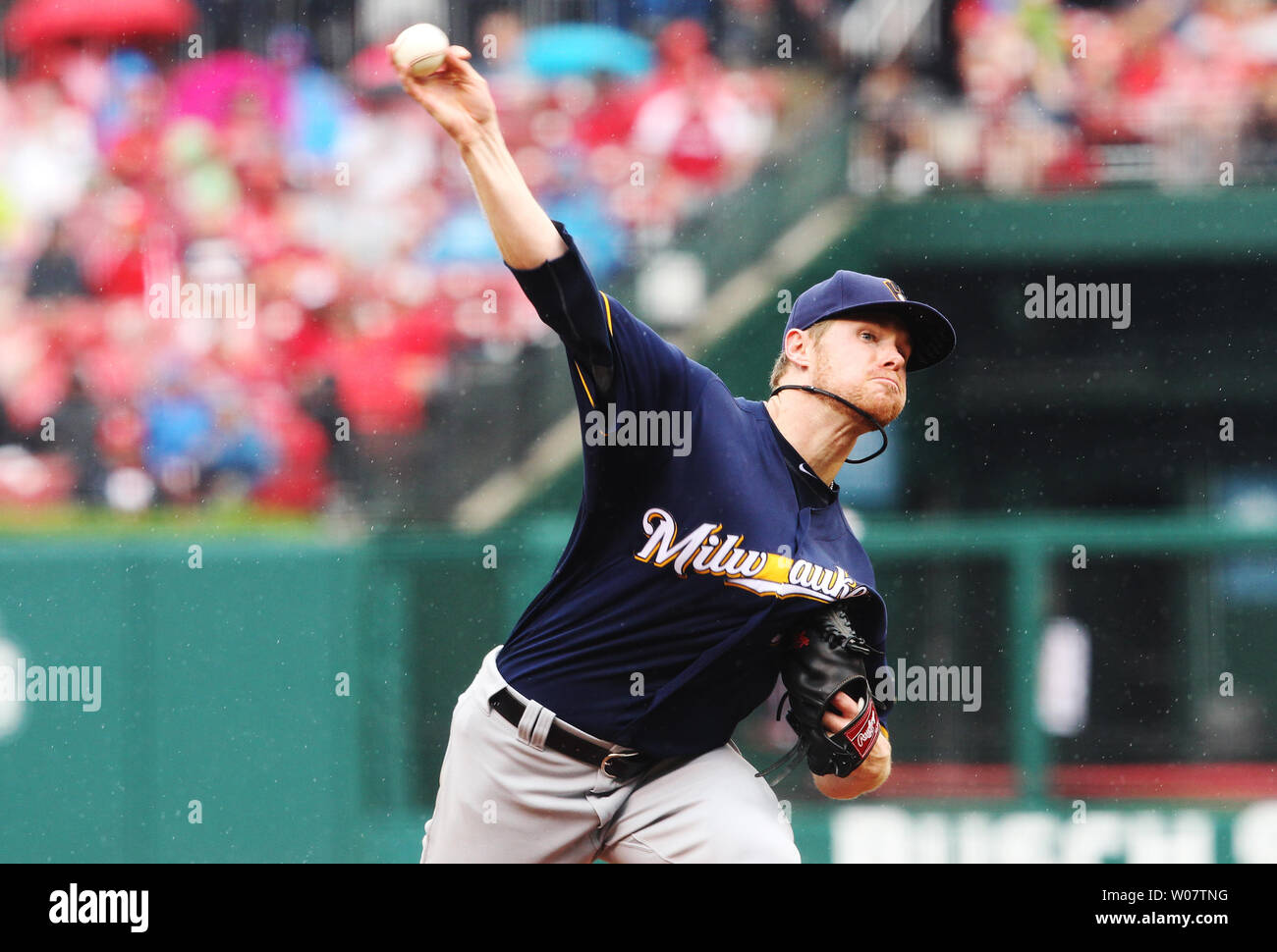 Milwaukee Brewers starting pitcher Chase Anderson delivers a pitch to ...