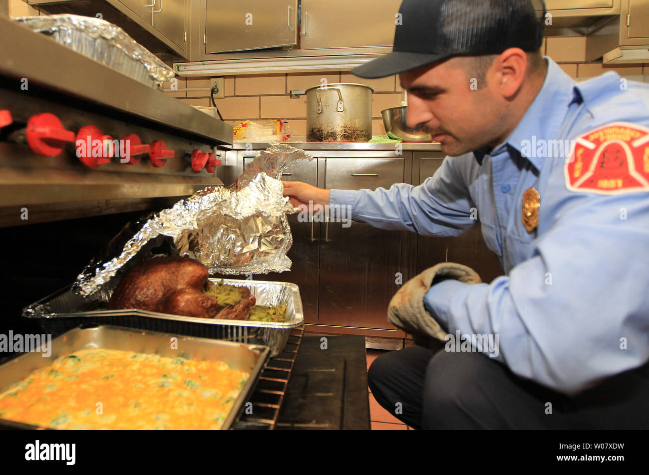 St louis fire rescue 2 hi-res stock photography and images - Alamy