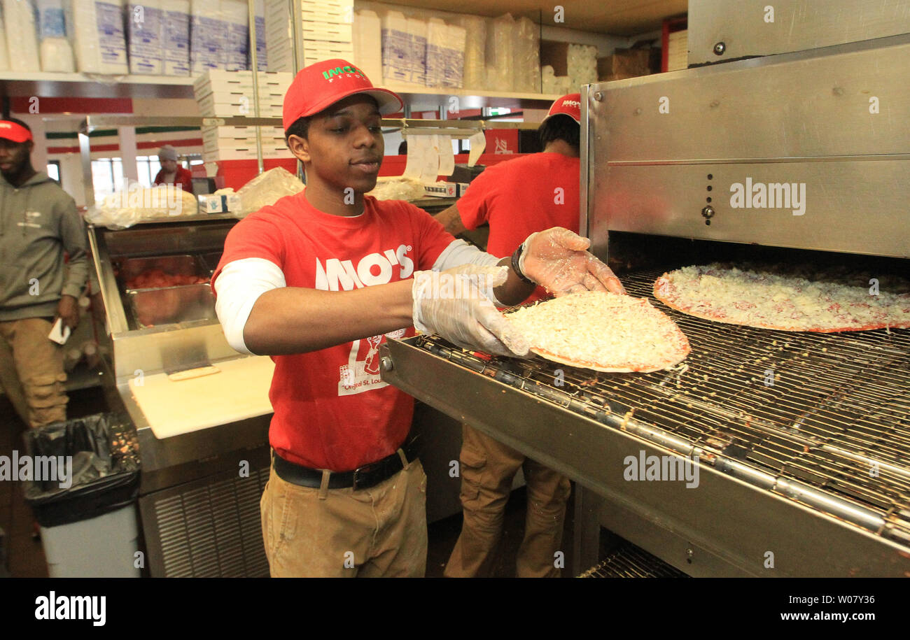 Nelson cook hi-res stock photography and images - Alamy