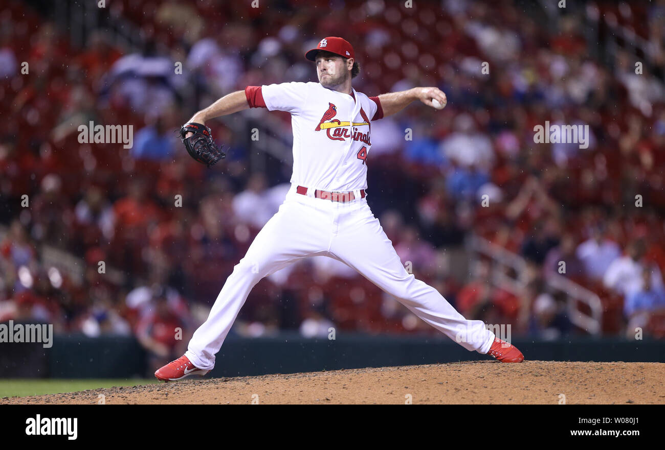 St. Louis Cardinals pitcher Kevin Siegrist delivers a pitch to the ...