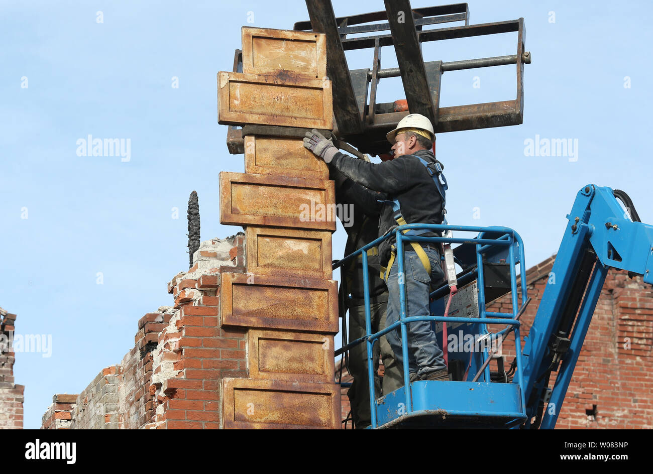 Salvaging iron hi-res stock photography and images - Alamy