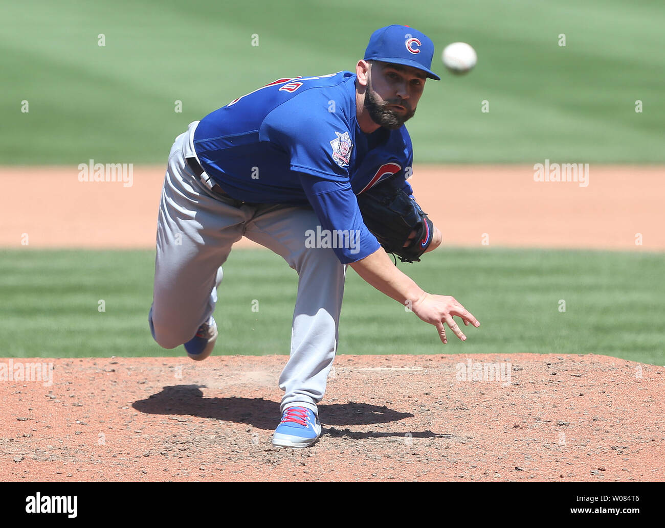 Chicago Cubs starting pitcher Tyler Chatwood delivers a pitch to the St ...