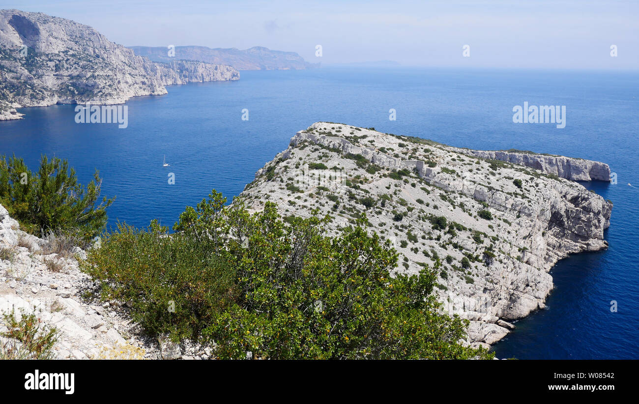 Cap Morgiou and Calanque of La Triperie, the calanques of Marseille ...