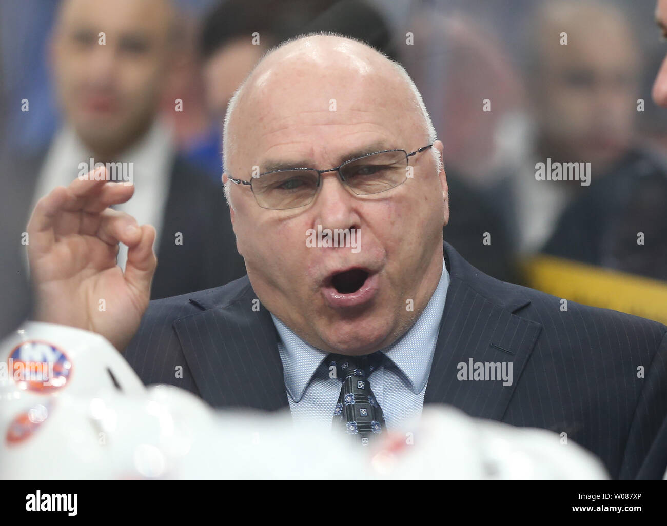 Barry trotz islanders hi-res stock photography and images - Alamy
