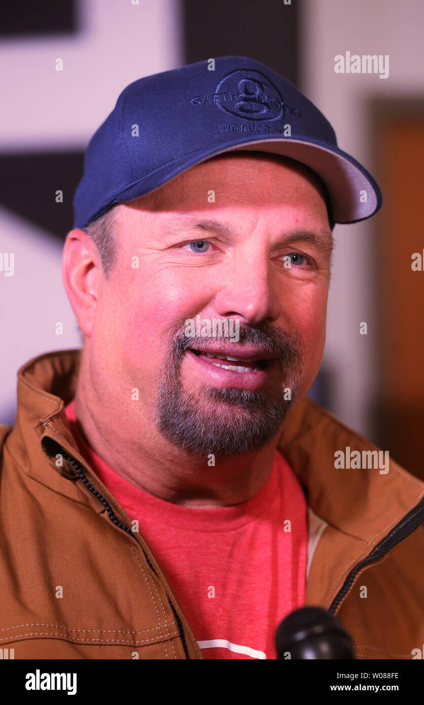 Country singer Garth Brooks does one on one interviews with reporters ...