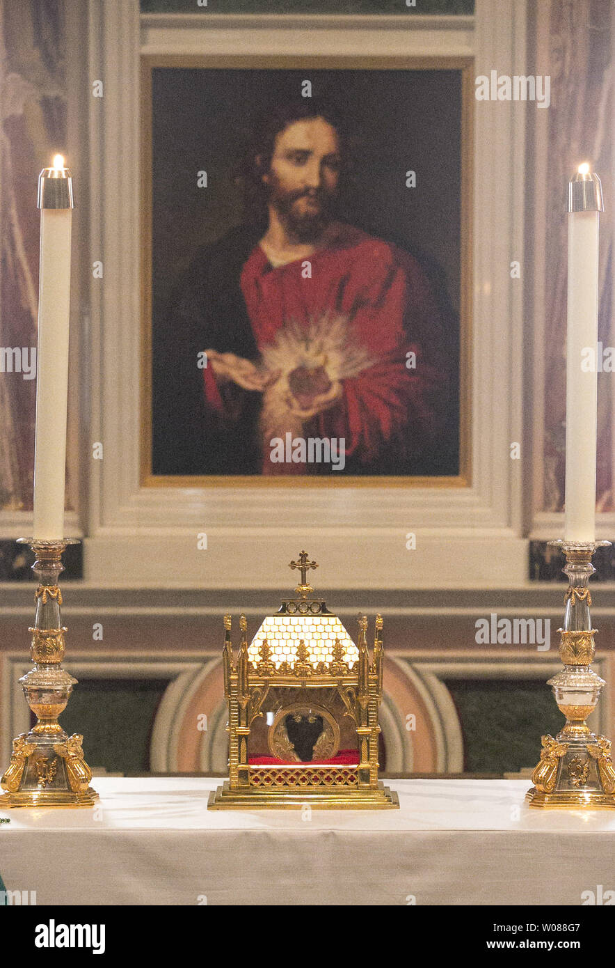 Incorrupt heart hi-res stock photography and images - Alamy