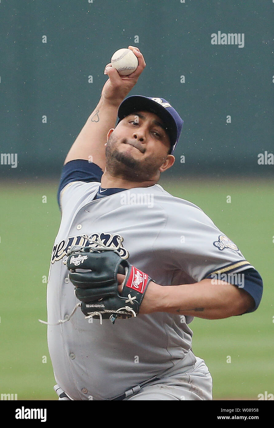 Milwaukee Brewers starting pitcher Jhoulys Chacin delivers a pitch to ...