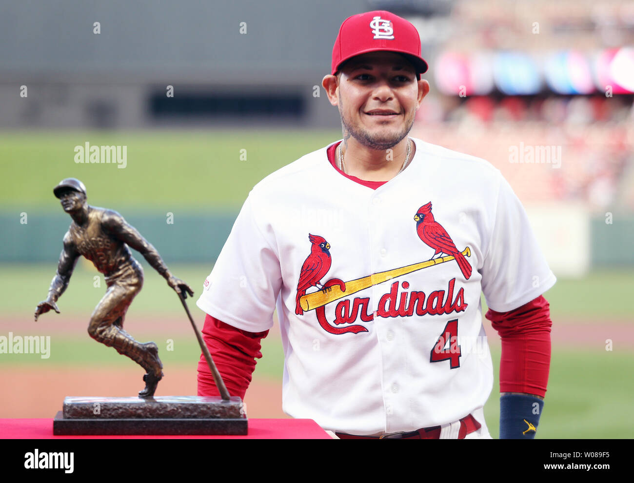 Roberto clemente award 2019 hi-res stock photography and images - Alamy
