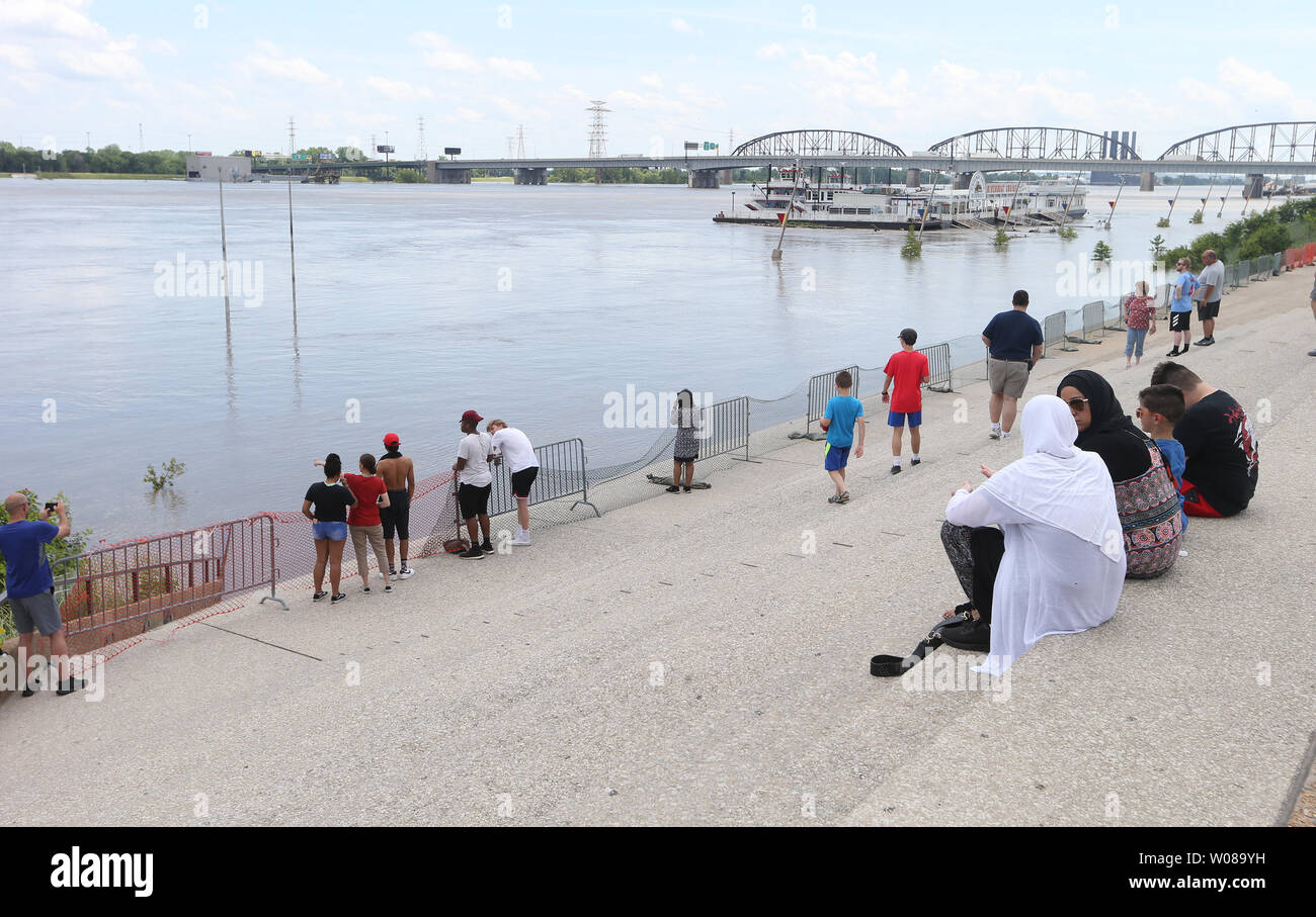 1993 st louis flooding hi-res stock photography and images - Alamy