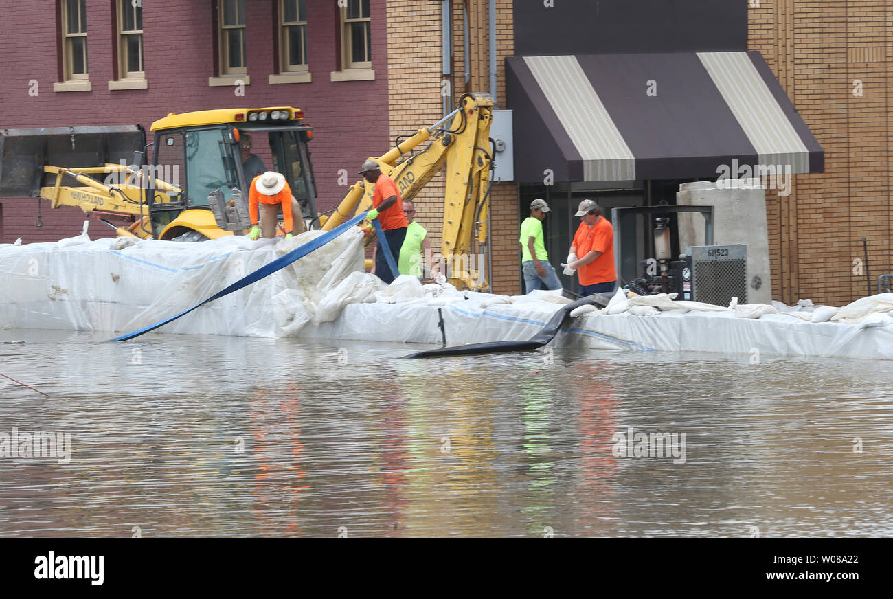 Mississippi river flood 1993 hi-res stock photography and images - Alamy