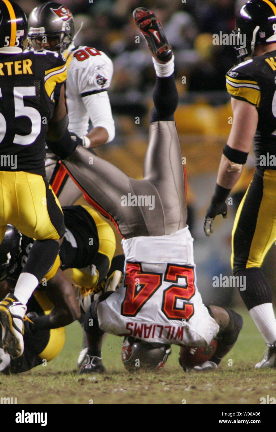 Pittsburgh steelers tyrone carter hi-res stock photography and images ...