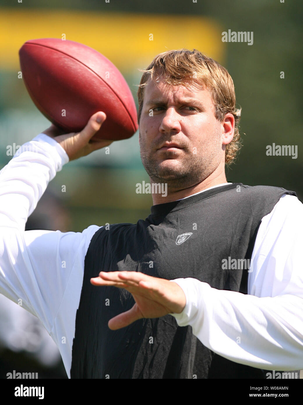 Ben roethlisberger throwing hi-res stock photography and images - Alamy