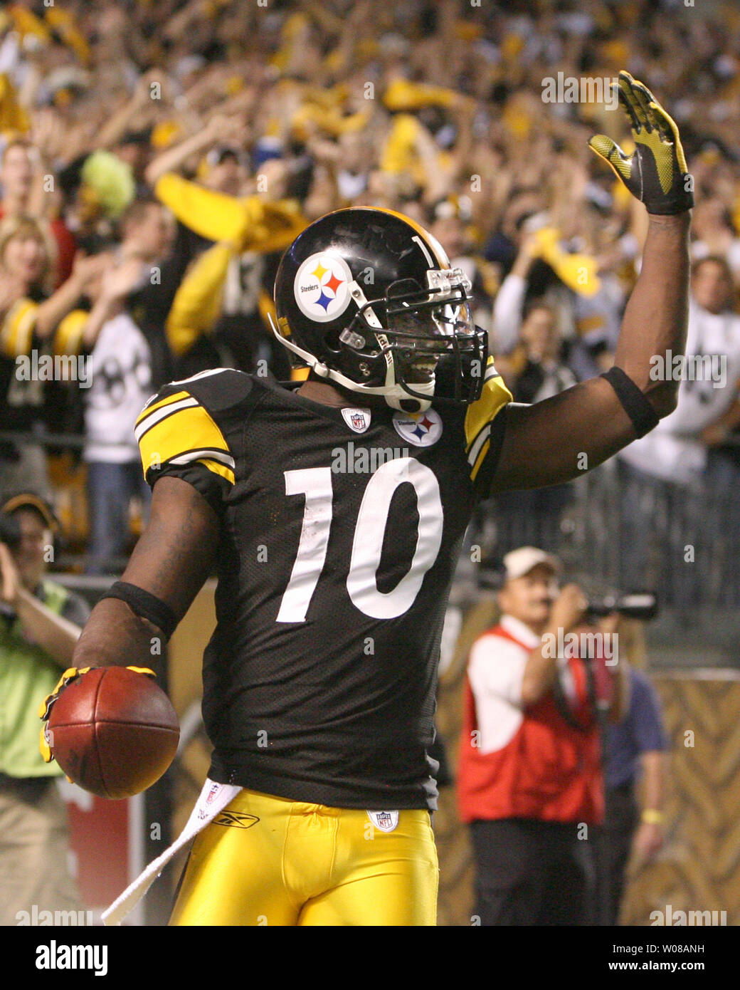 Pittsburgh Steelers Santonio Holmes (10) celebrate after scoring ...