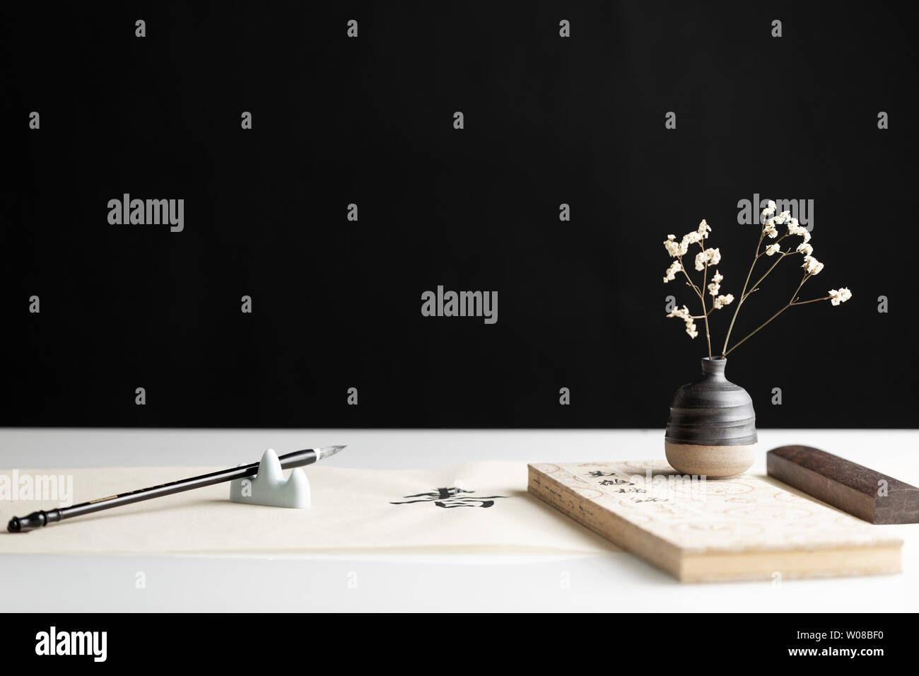 Calligraphy teaching hi-res stock photography and images - Alamy