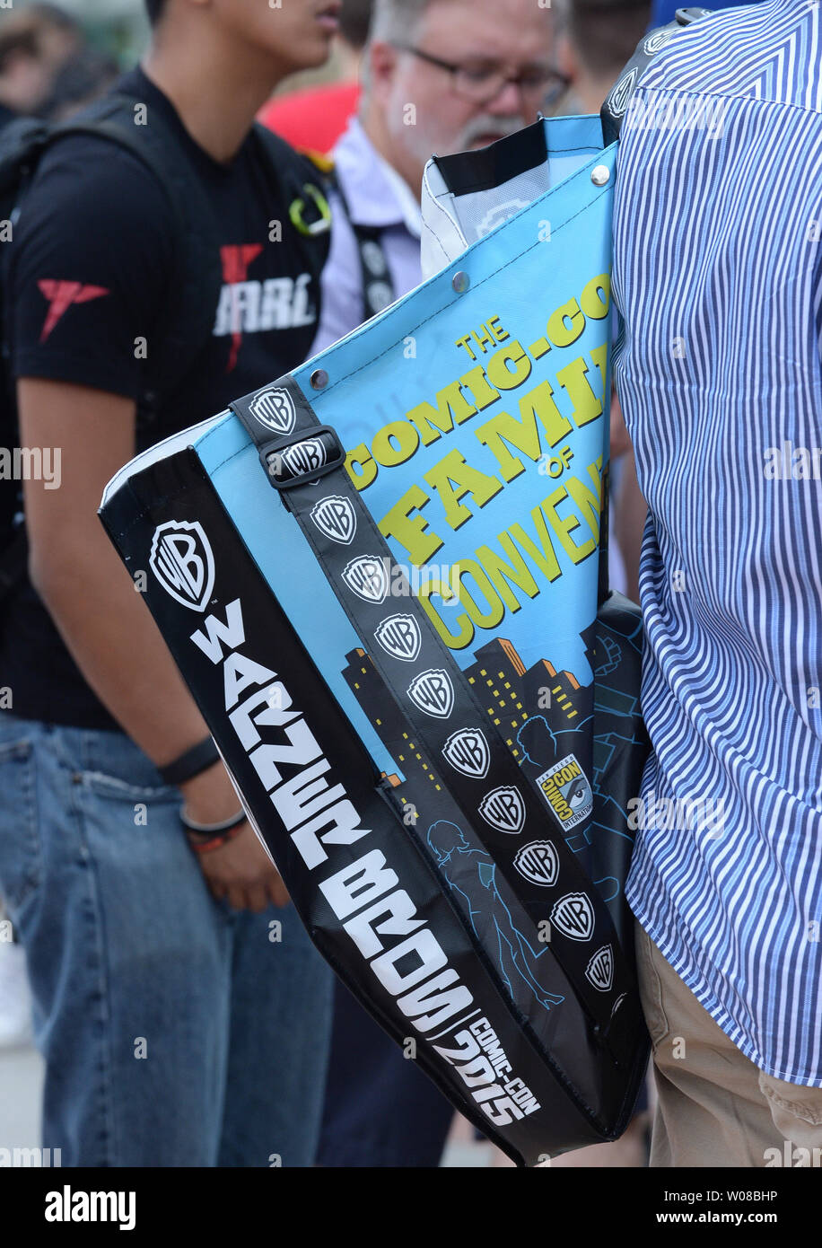 Thousands of fans arrive for Preview Night at the annual four-day Comic ...