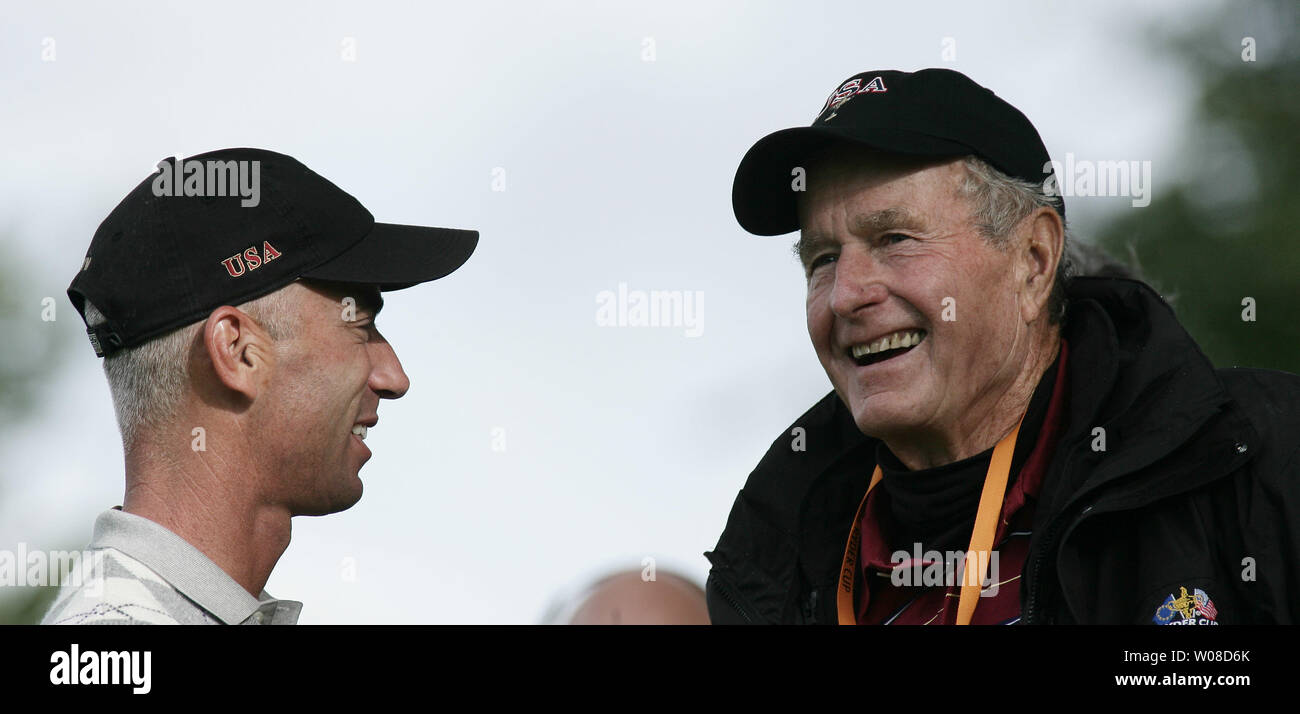 George bush sr hi-res stock photography and images - Alamy