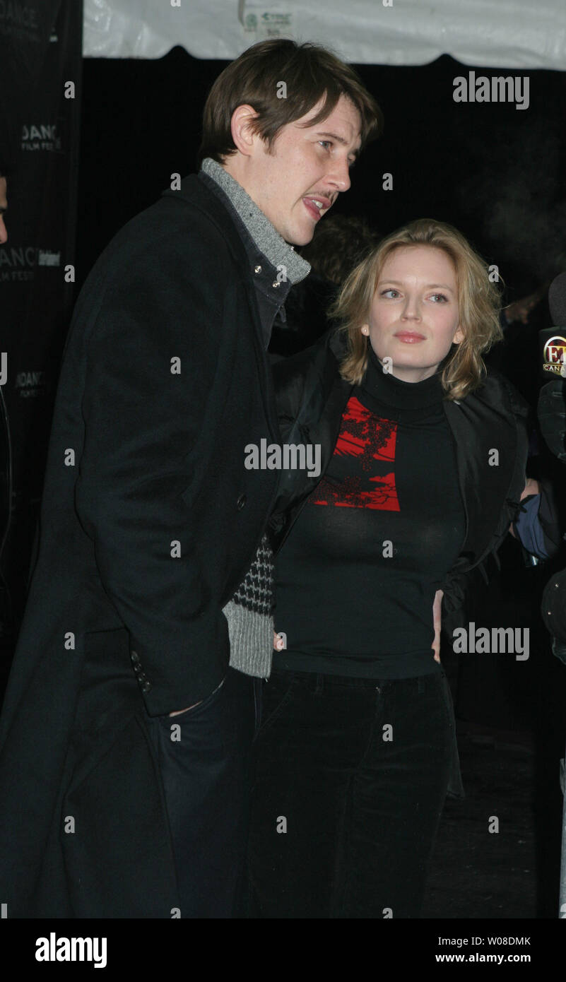 Gabriel Mann and Sarah Polley arrive for the premiere of 'Don't Come ...
