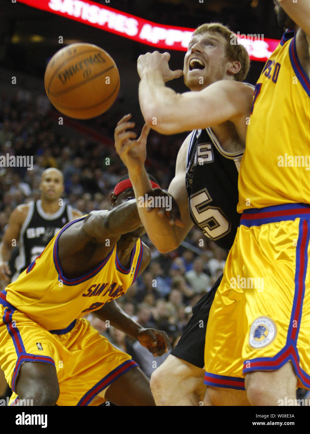 Matt Bonner Dunk Explosion