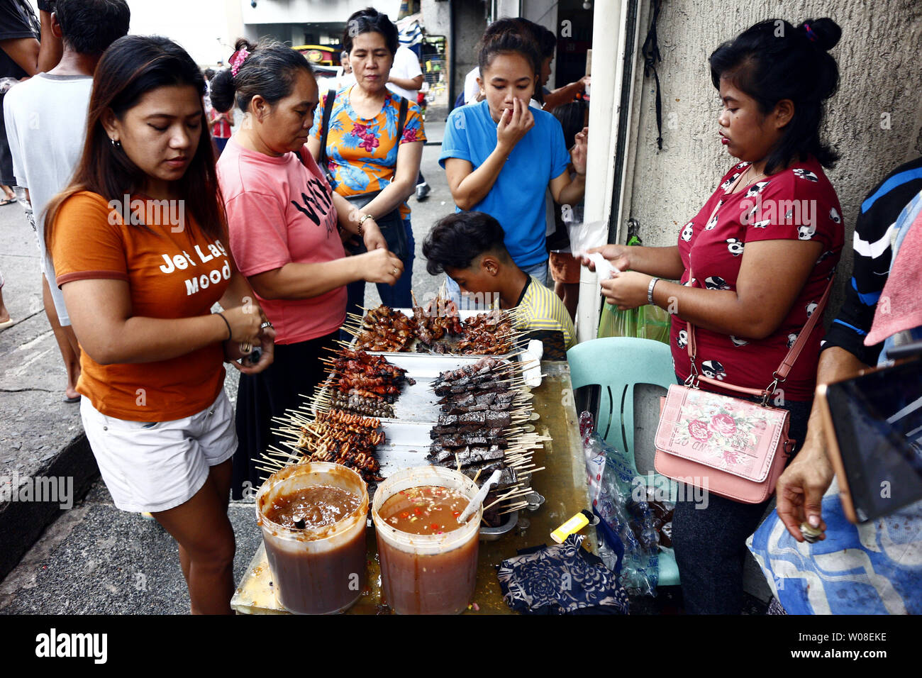 Filipino food kiosk hi-res stock photography and images - Alamy