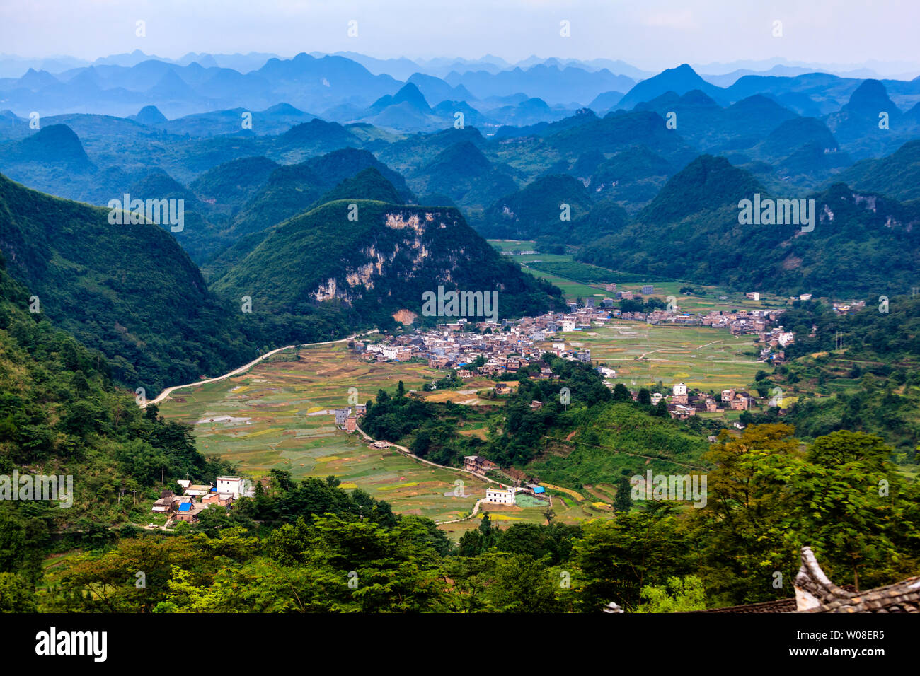 Liannan yao autonomous county hi-res stock photography and images - Alamy