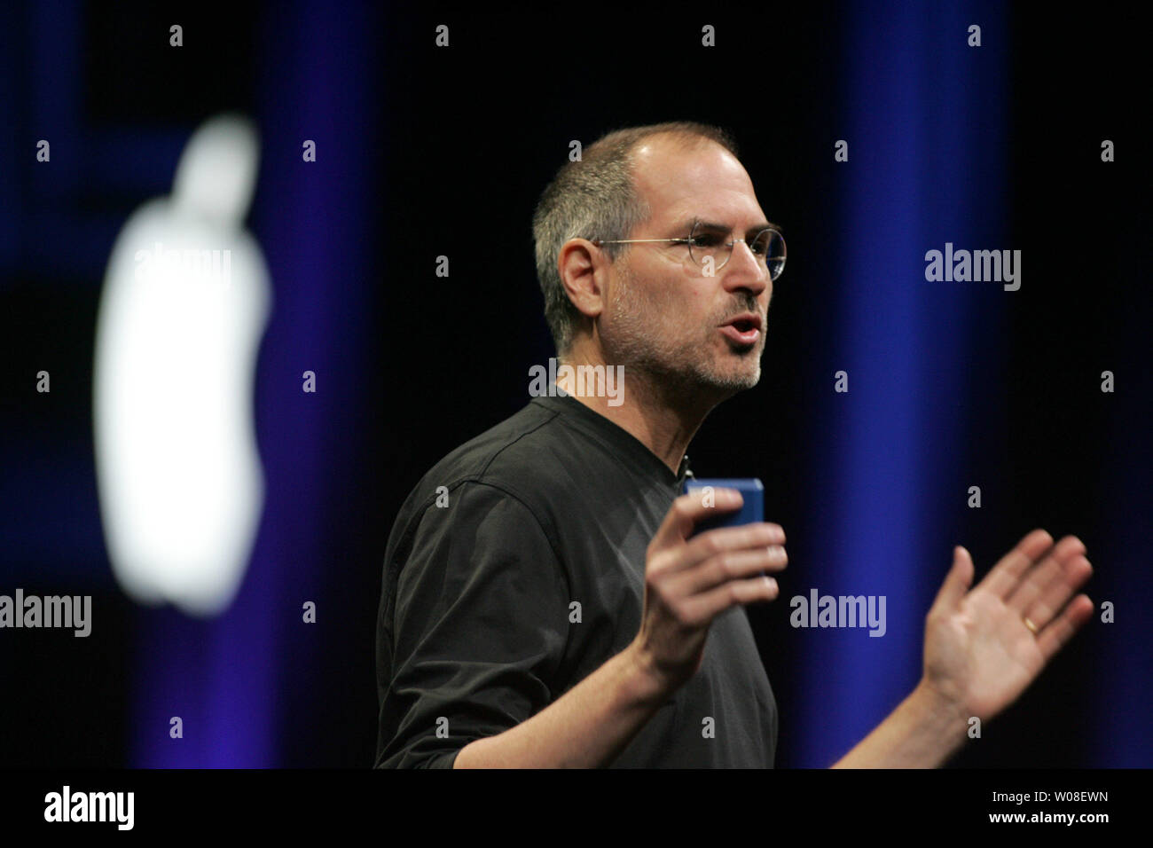Apple Computer CEO Steve Jobs delivers the keynote speech at the Apple ...
