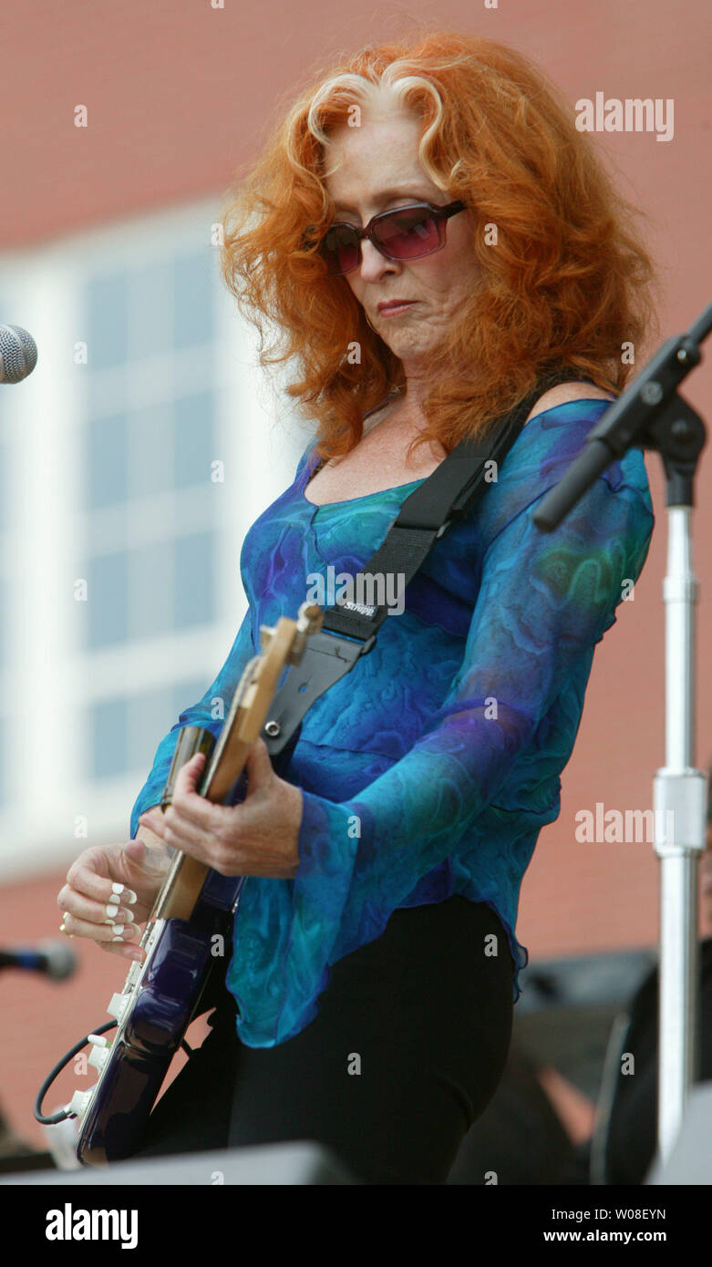 Bonnie Raitt entertains at the preview opening of the new George Lucas ...