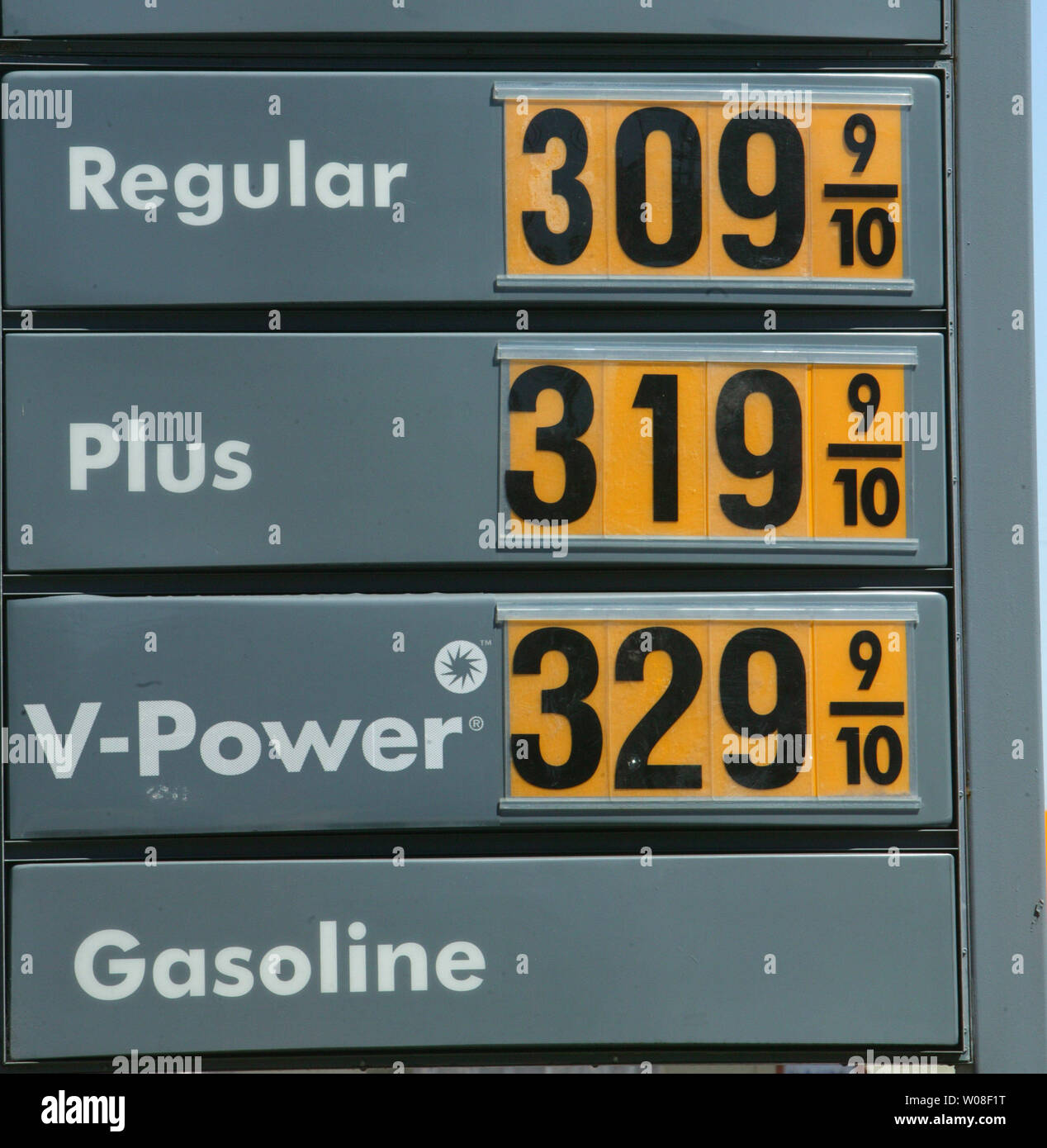 30 august 2005 hi-res stock photography and images - Alamy