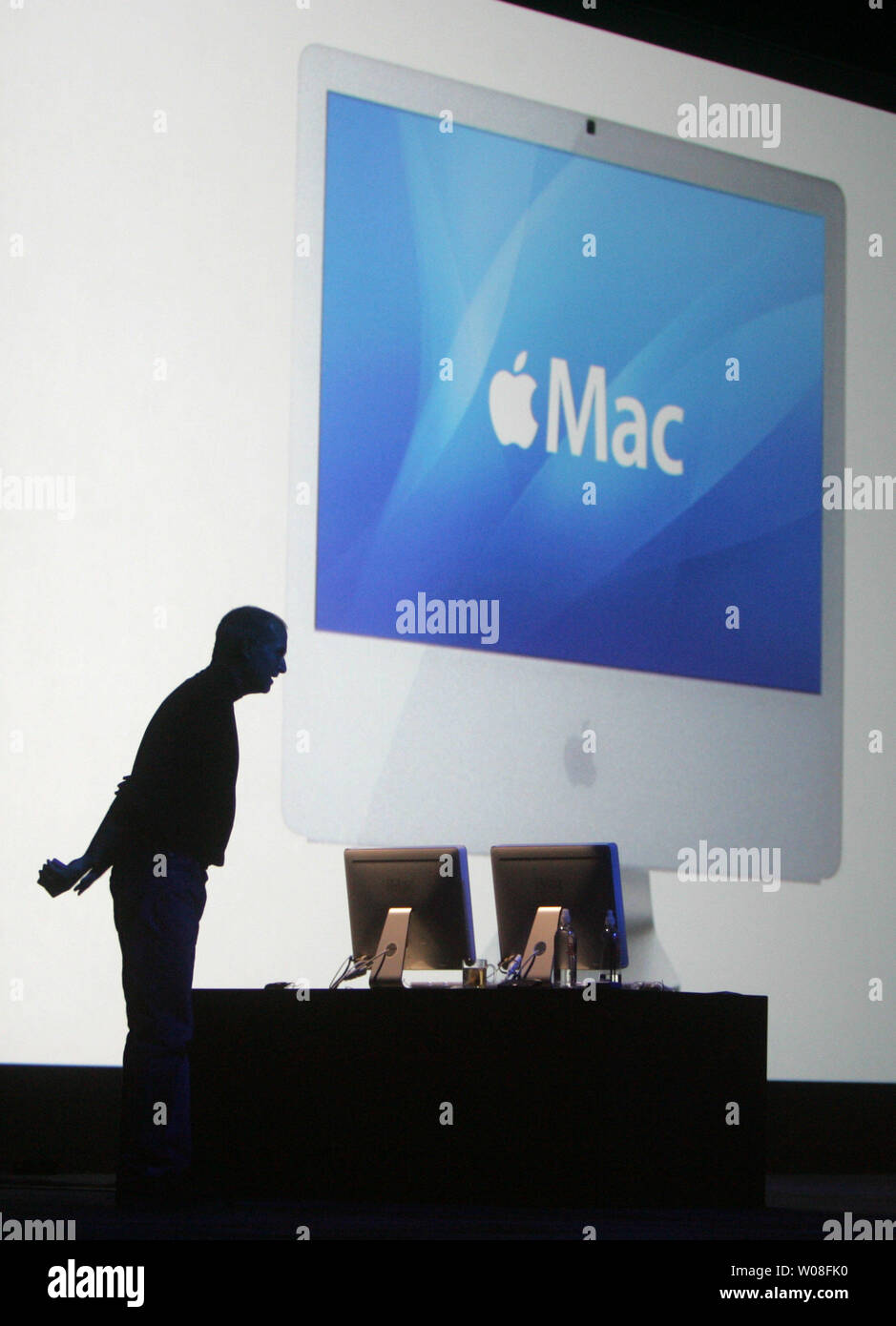 Intel ad hi-res stock photography and images - Alamy