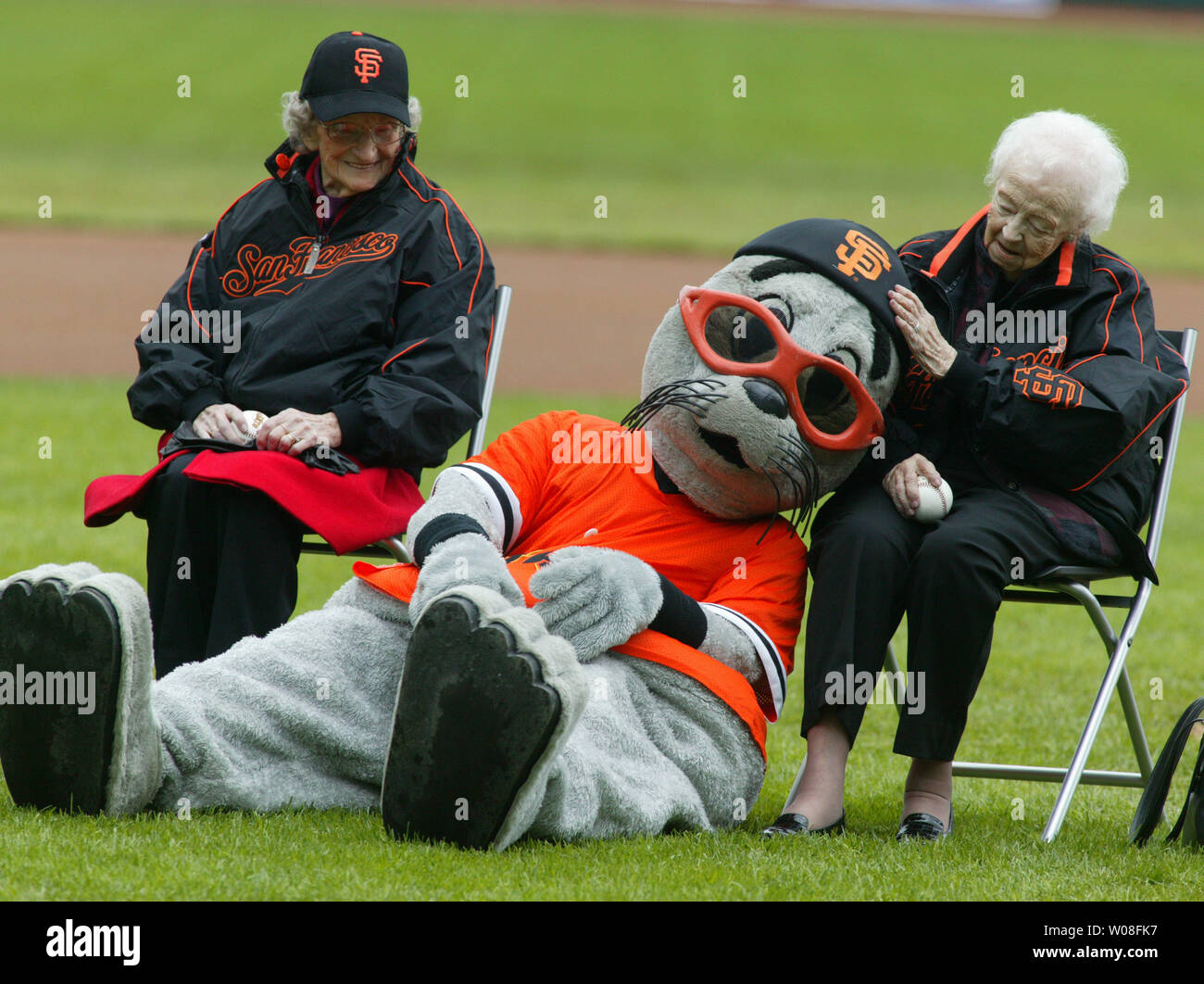 Frances Duffy, 100 years old, (Left) and Violet Lynam, 102, survivors ...