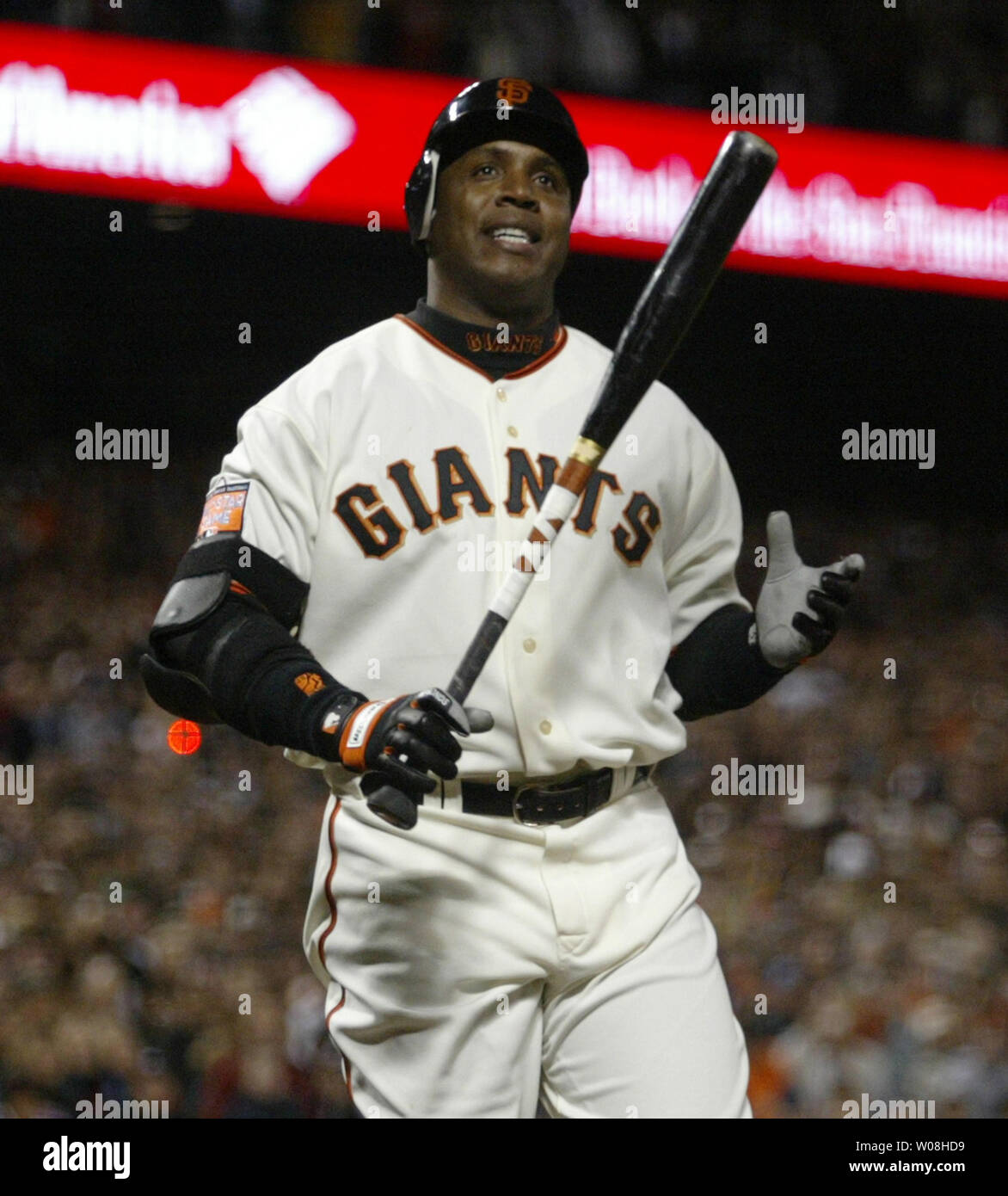 Barry bonds swing hi-res stock photography and images - Alamy