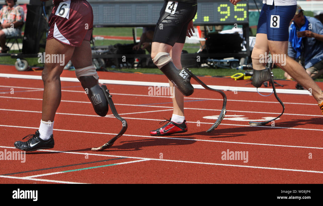100 meters track hi-res stock photography and images - Alamy