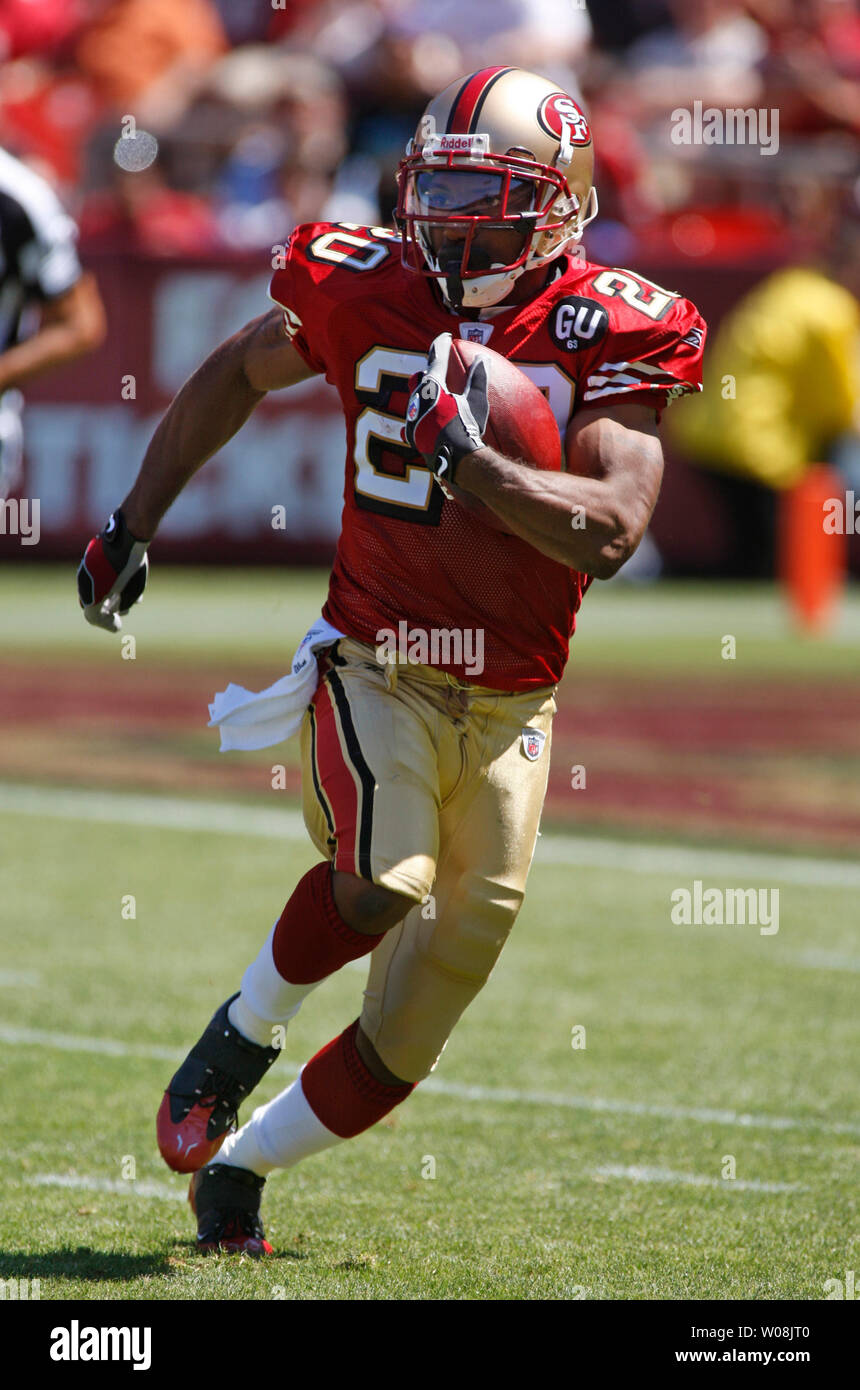 Punt kick hi-res stock photography and images - Alamy