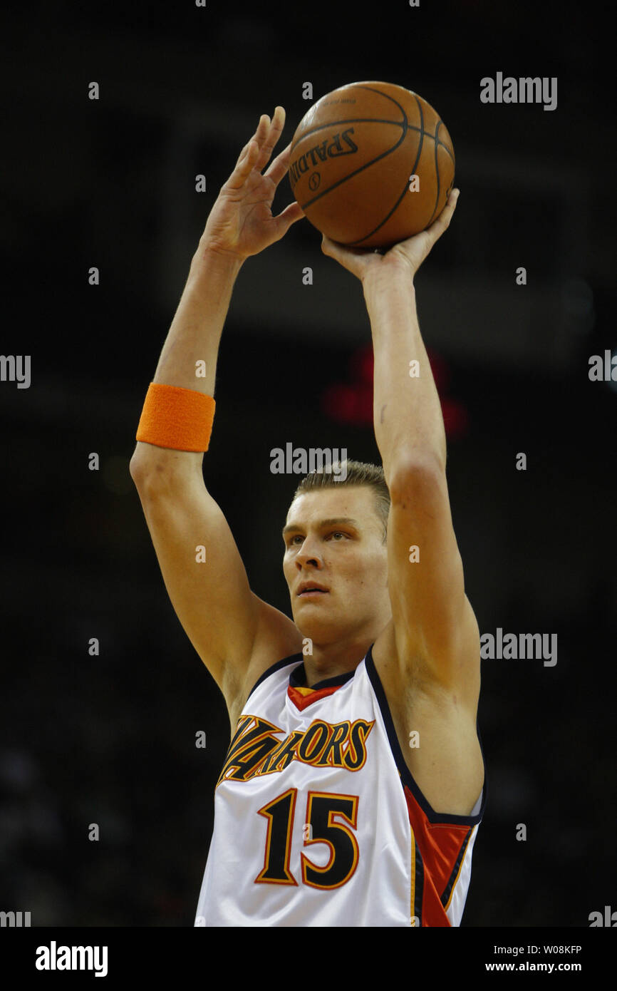 Golden State Warriors Andris Biedrins (15) takes a free throw against ...