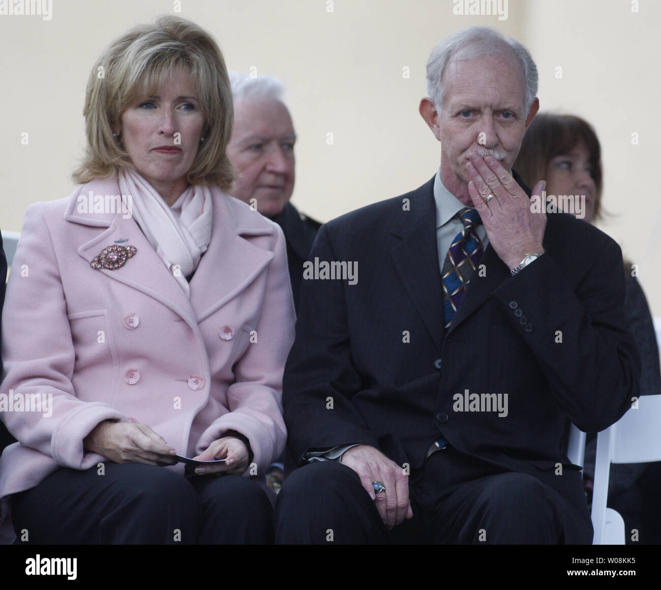 Hero pilot Captin Chesley "Sully" Sullenberber III and his wife Lorrie ...