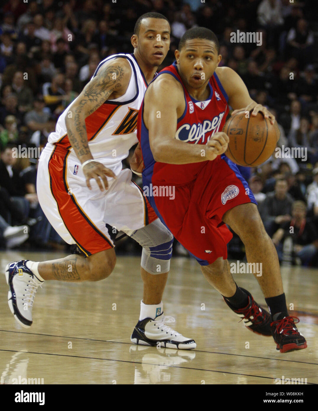 Los Angeles Clippers Eric Gordon drives past Golden State Warriors ...