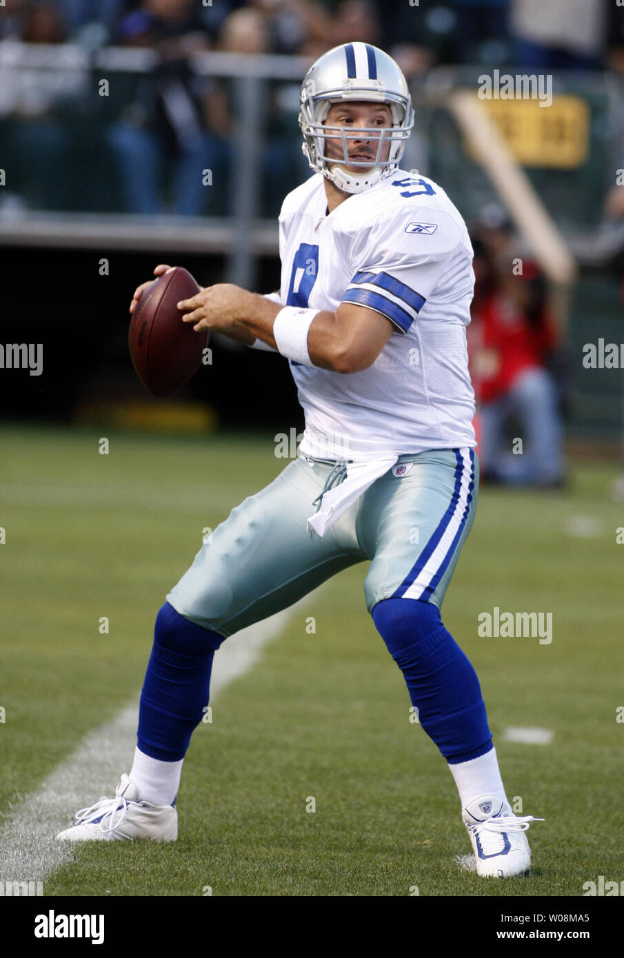 Tony romo cowboys hi-res stock photography and images - Alamy