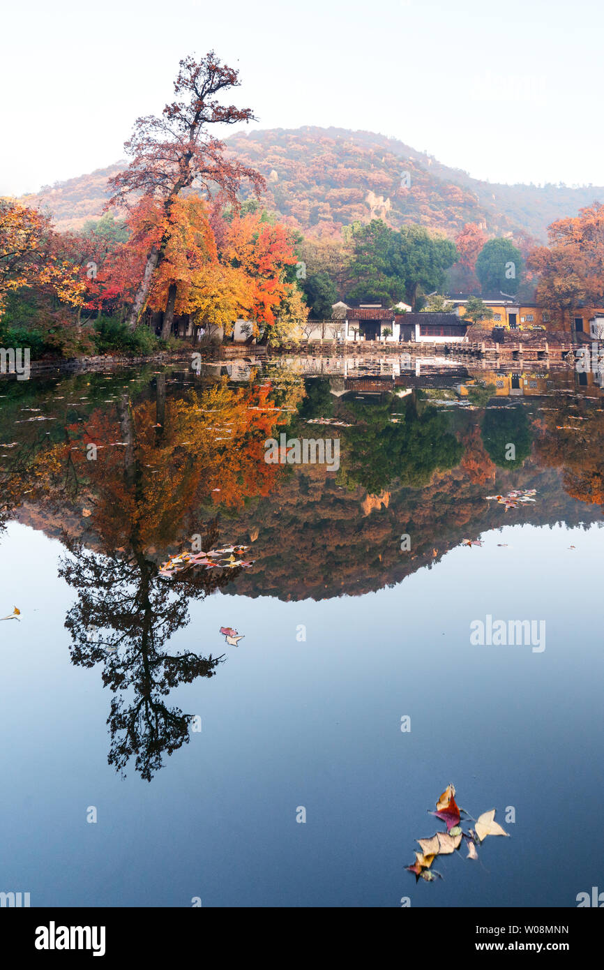 Gusu autumn water park hi-res stock photography and images - Alamy