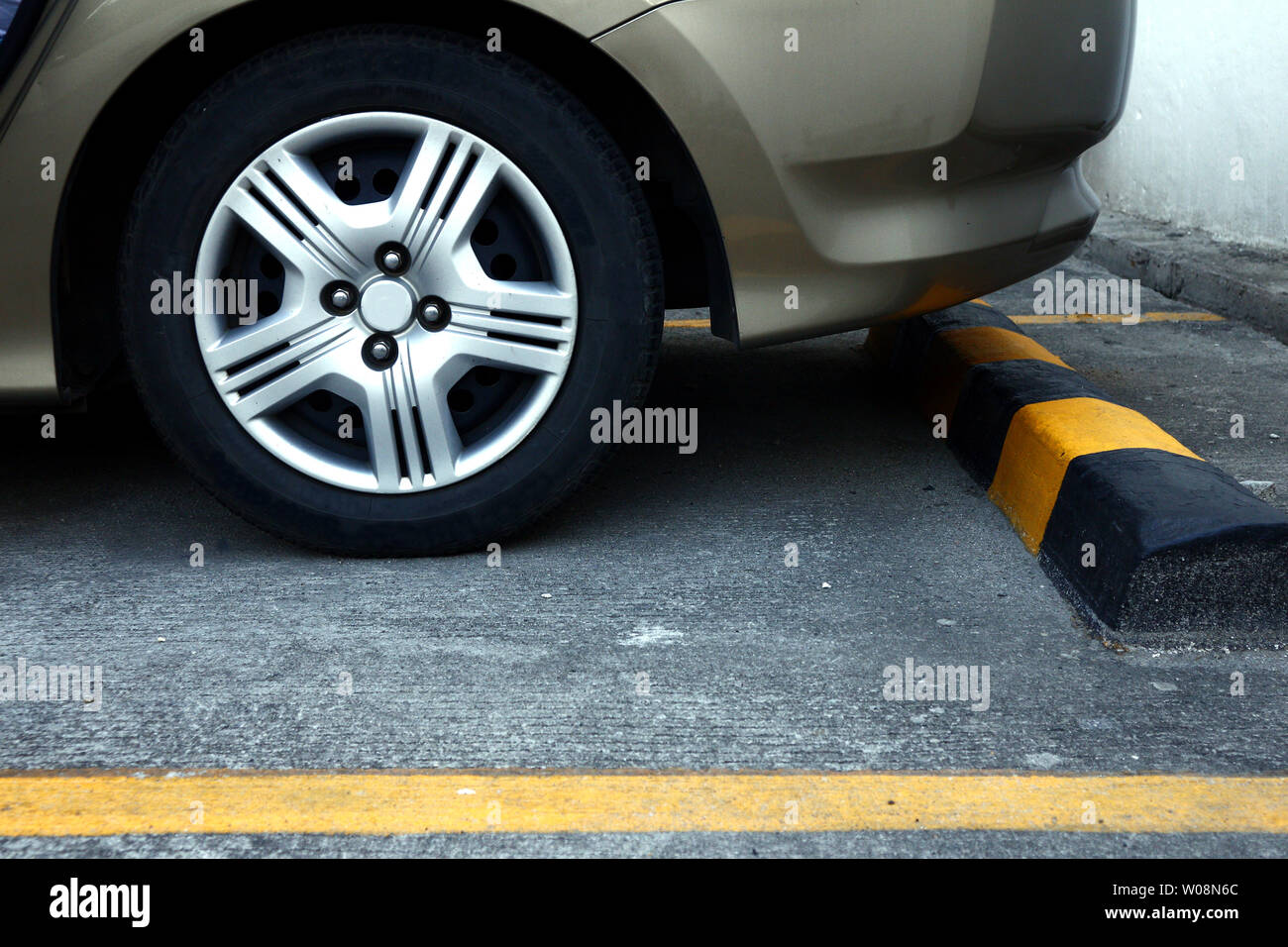 Car stopper hi-res stock photography and images - Alamy