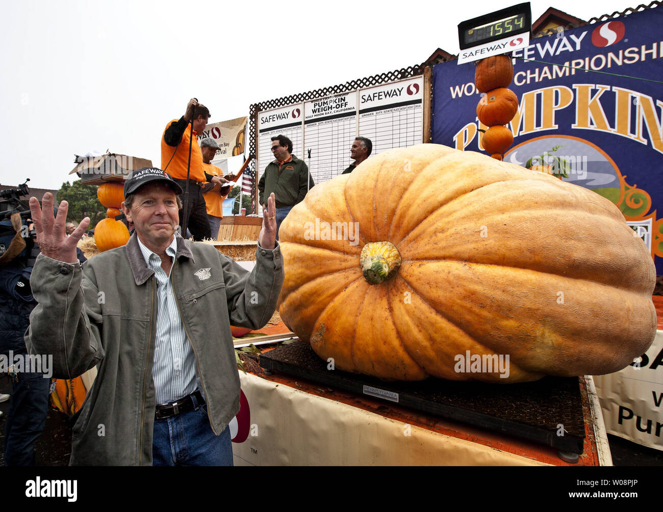 150 pound hi-res stock photography and images - Alamy